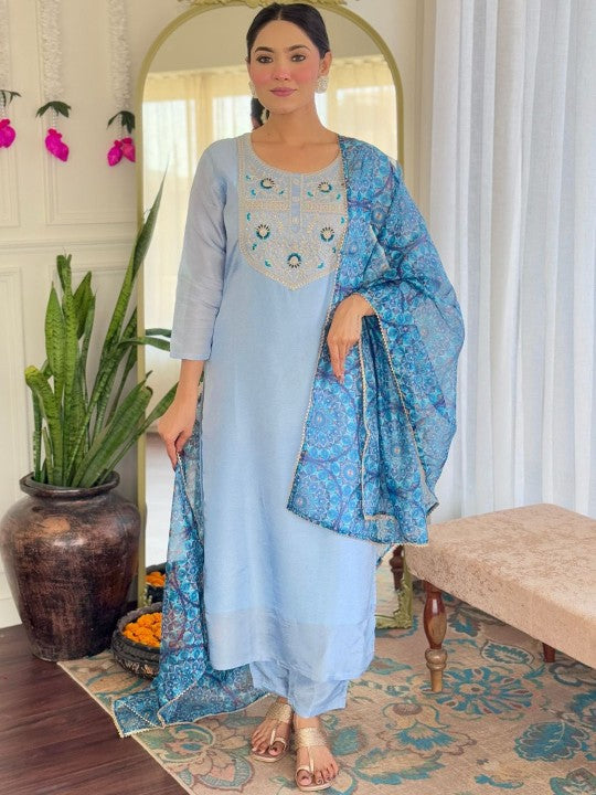 Women Ethnic Motifs Embroidered Regular Thread Work Kurta with Trouser ...